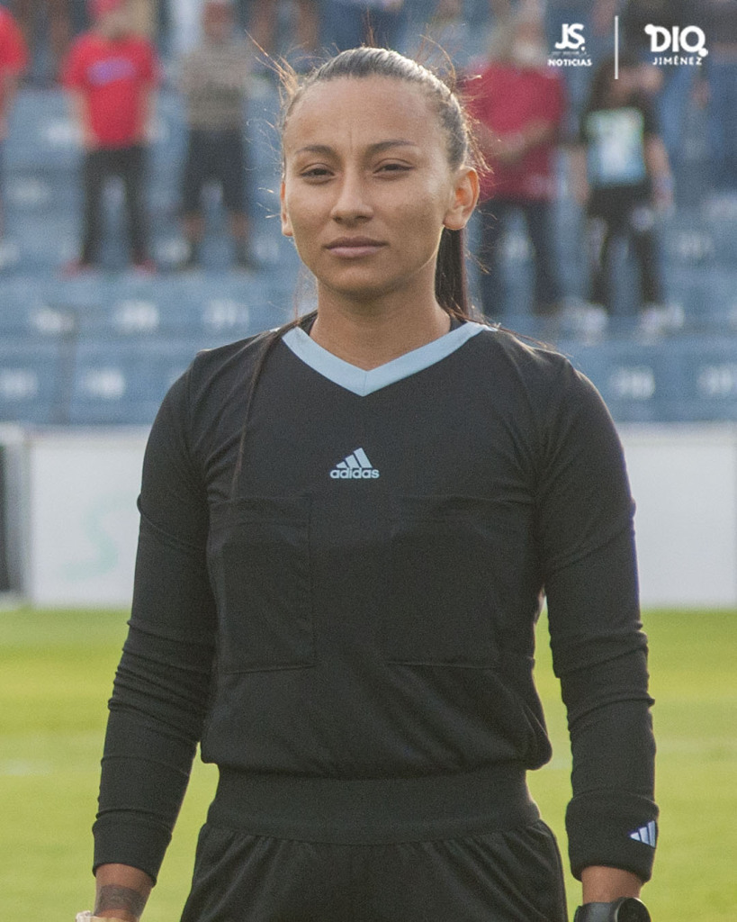 Dannia Sevilla, árbitra central del juego entre Costa Rica vs Ecuador ...